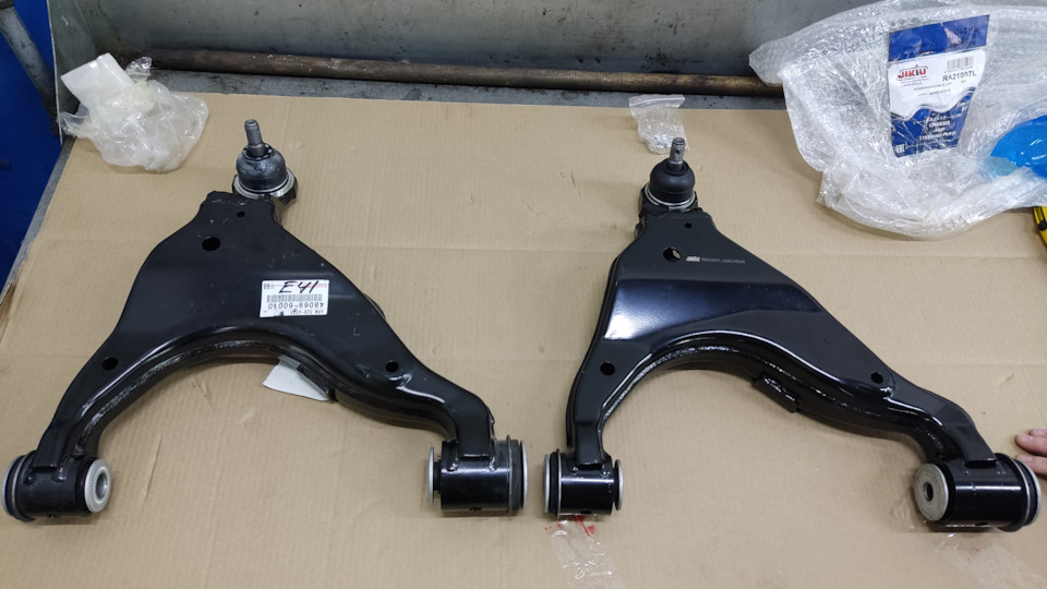 Сравнение нижних рычагов Toyota 48068-60010 / 48069-60010 c аналогами ...