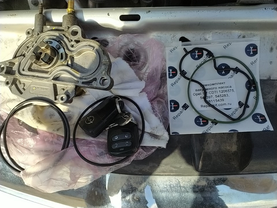 28. Замена прокладок вакуумного насоса тормозов Zafira 1,7 CDTI — Opel ...