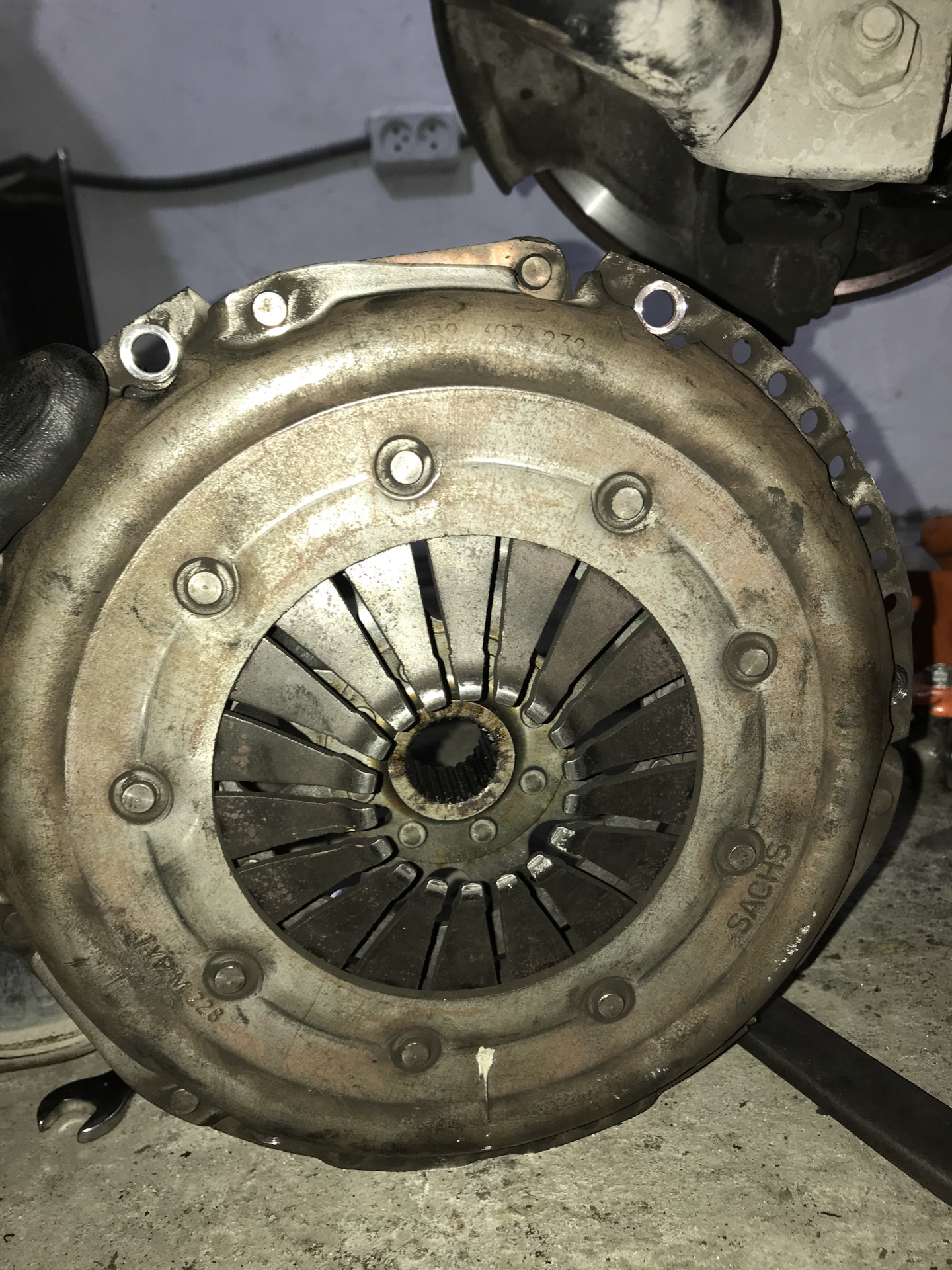 Сцепление и по мелочи — Volkswagen Passat B5, 1,8 л, 2002 года ...