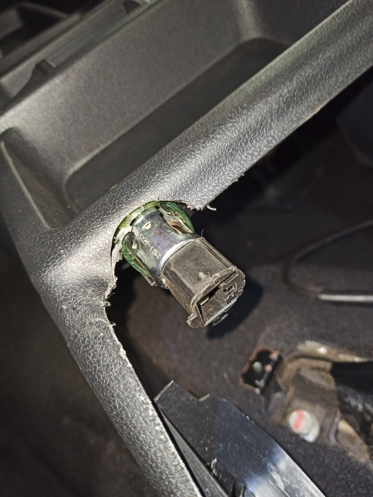 Прикуриватель в тоннель от гранты — Lada Калина Универсал (1G), 1,6 л ...