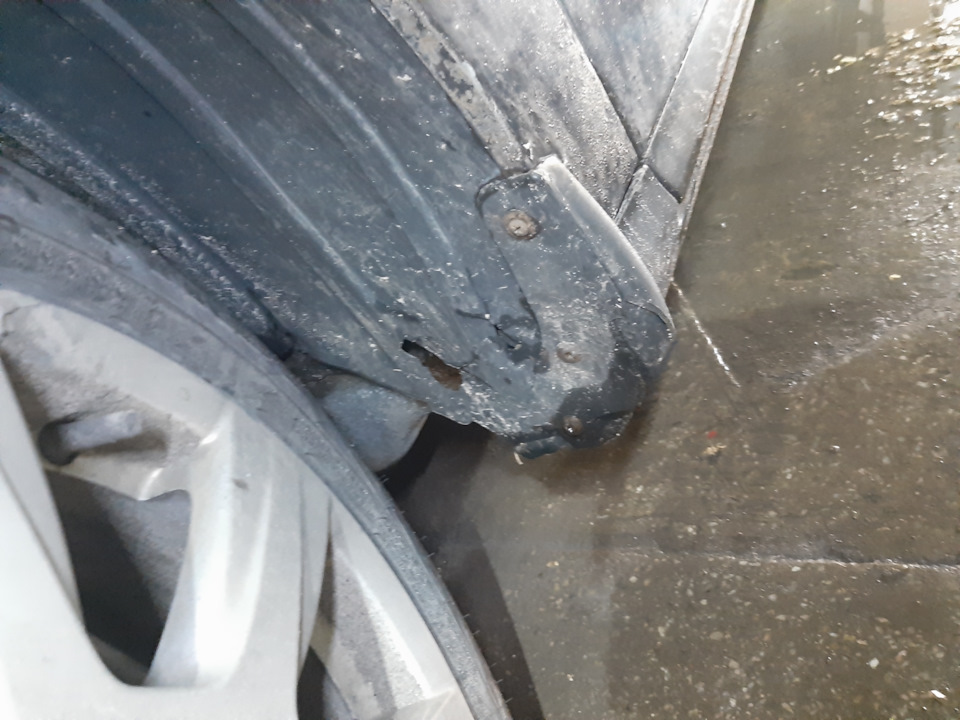 Задний ступичный + передние брызговики — Volkswagen Passat B6, 2 л ...