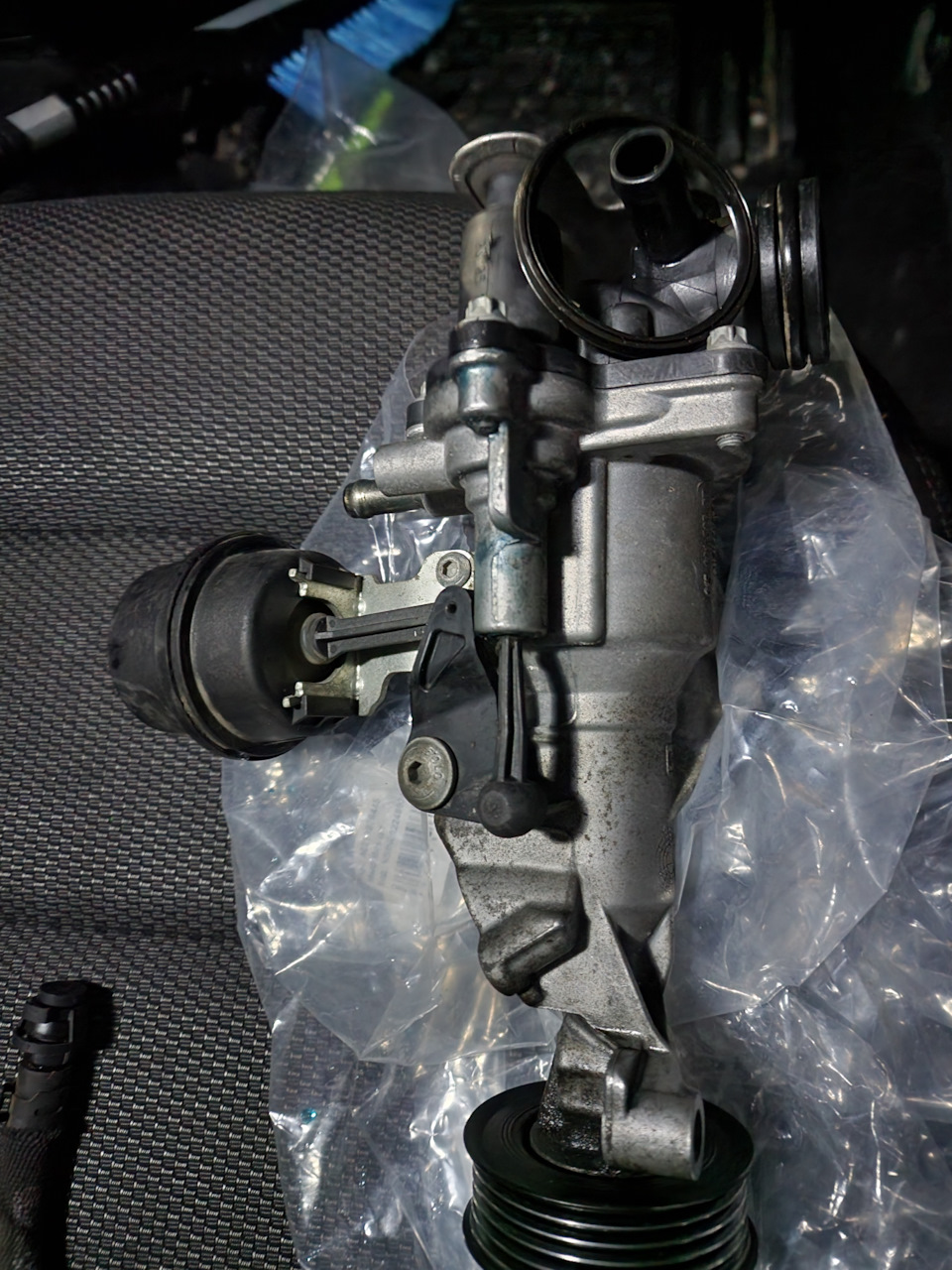 Замена помпы N2, замена трубки вентиляции ОЖ на блоке двигателя ...