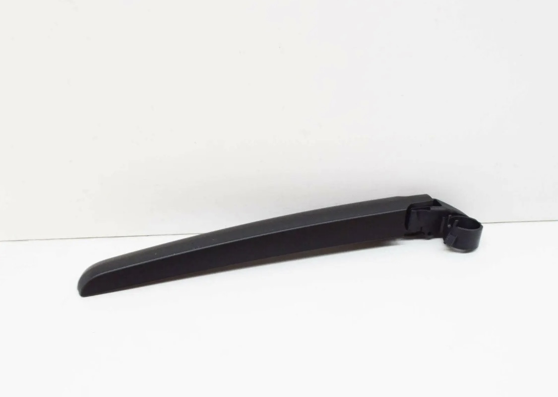 Веерные форсунки и уплотнитель заднего дворника — Audi A3 Sportback ...