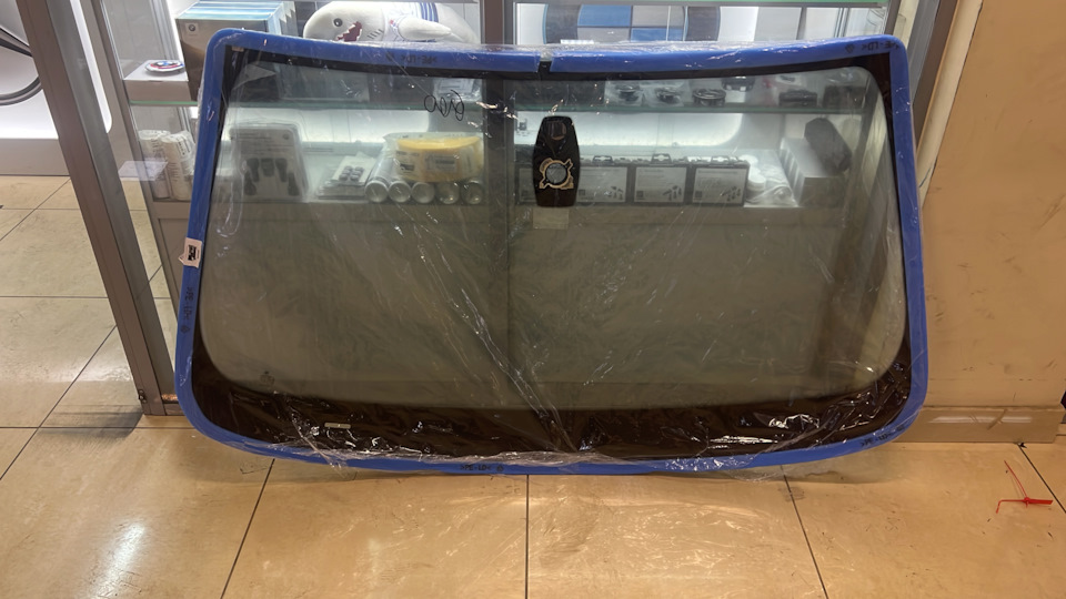 Замена лобового стекла — BMW X6 M (E71), 4,4 л, 2012 года | расходники ...