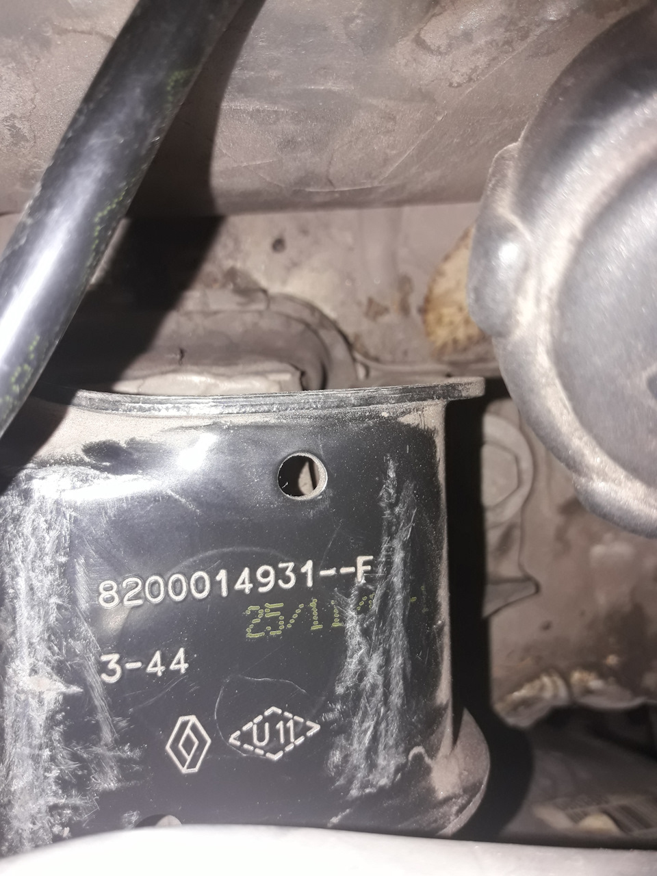 8200014931 Опора двигателя (мет, рез) RENAULT | Запчасти на DRIVE2