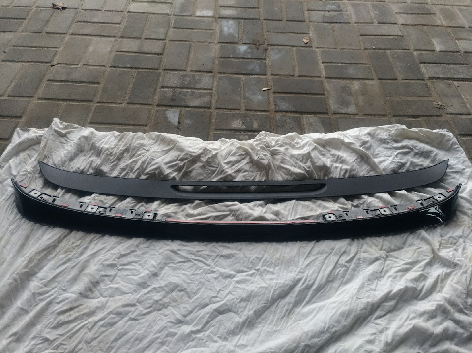 Установил оригинальный спойлер FL R-Line — Volkswagen Touareg (2G), 3,6 ...