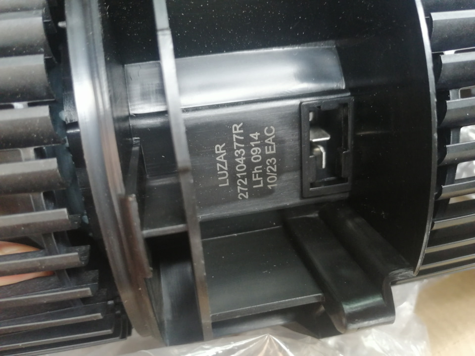 Замена моторчика отопителя на RENAULT FLUENCE — Renault Fluence, 1,6 л ...