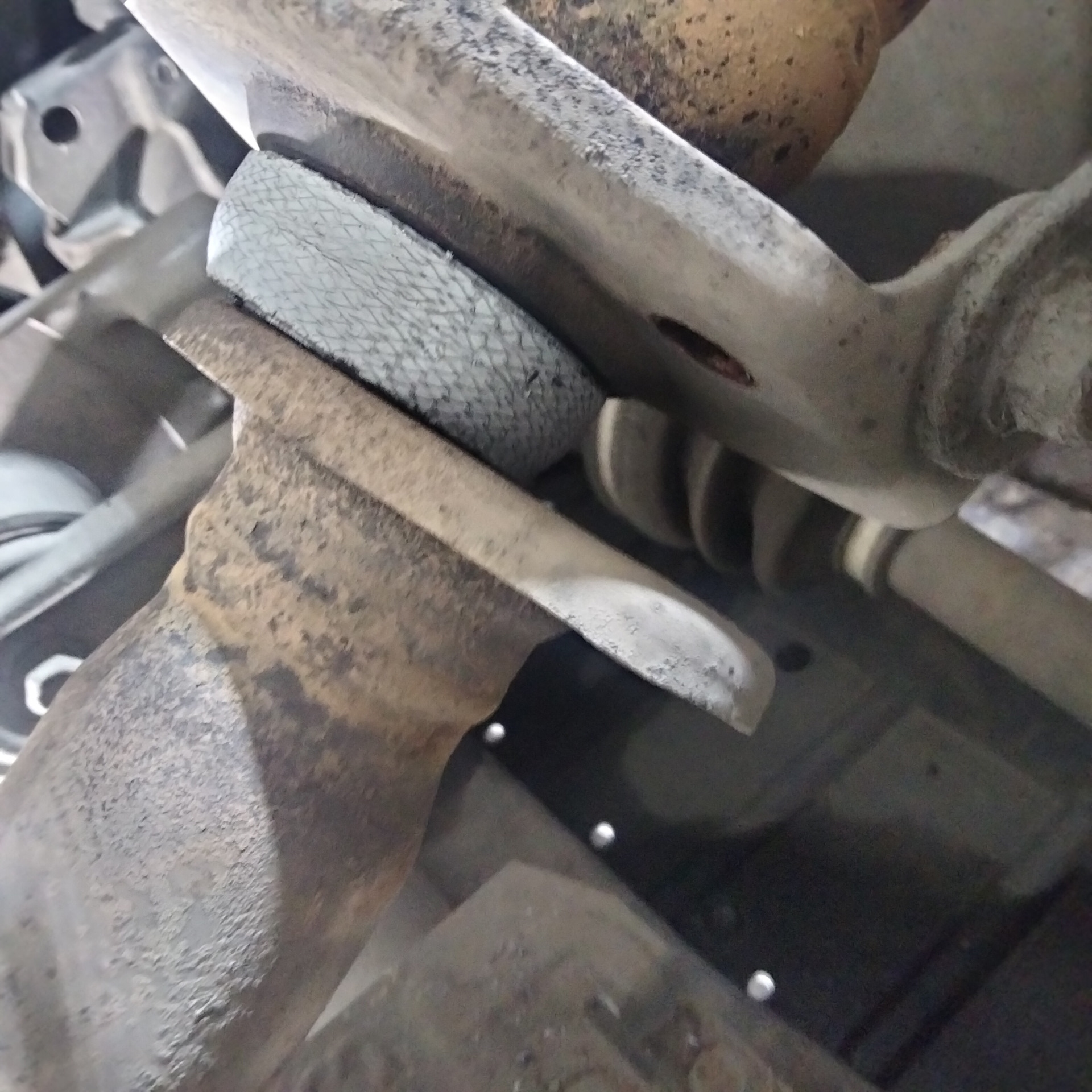 Замена кольца на глушителе. — Mitsubishi Lancer X, 1,6 л, 2013 года ...