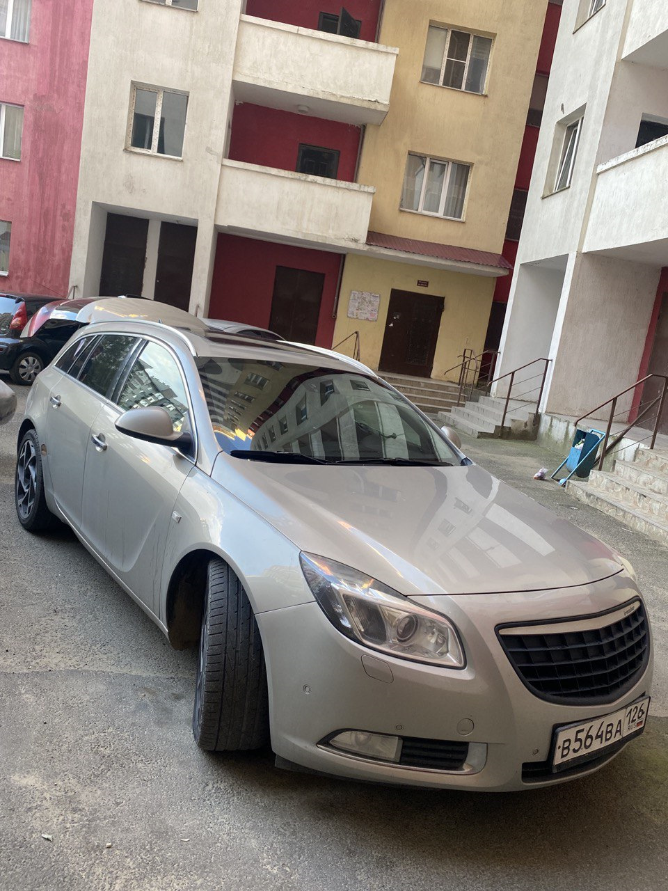 Первое знакомство — Opel Insignia Sports Tourer (1G), 2 л, 2010 года ...