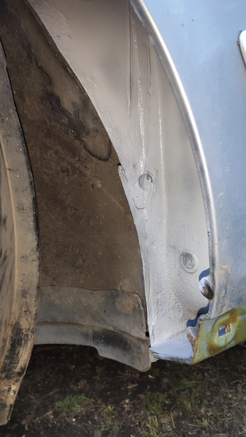 Обработал пороги и арки пушечным салом — Hyundai Sonata IV (EF), 2 л ...