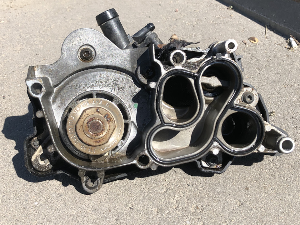 #8 Помпа VAG 04E121600CB — Volkswagen Golf Mk7, 1,4 л., 2013 года ...