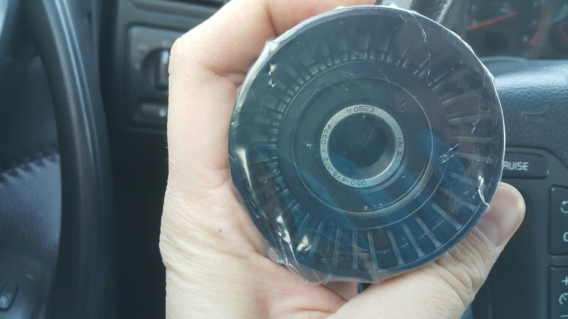 Ролик и ремень навесного INA 531076010 и VOLVO 30731808 — Volvo XC70 II ...