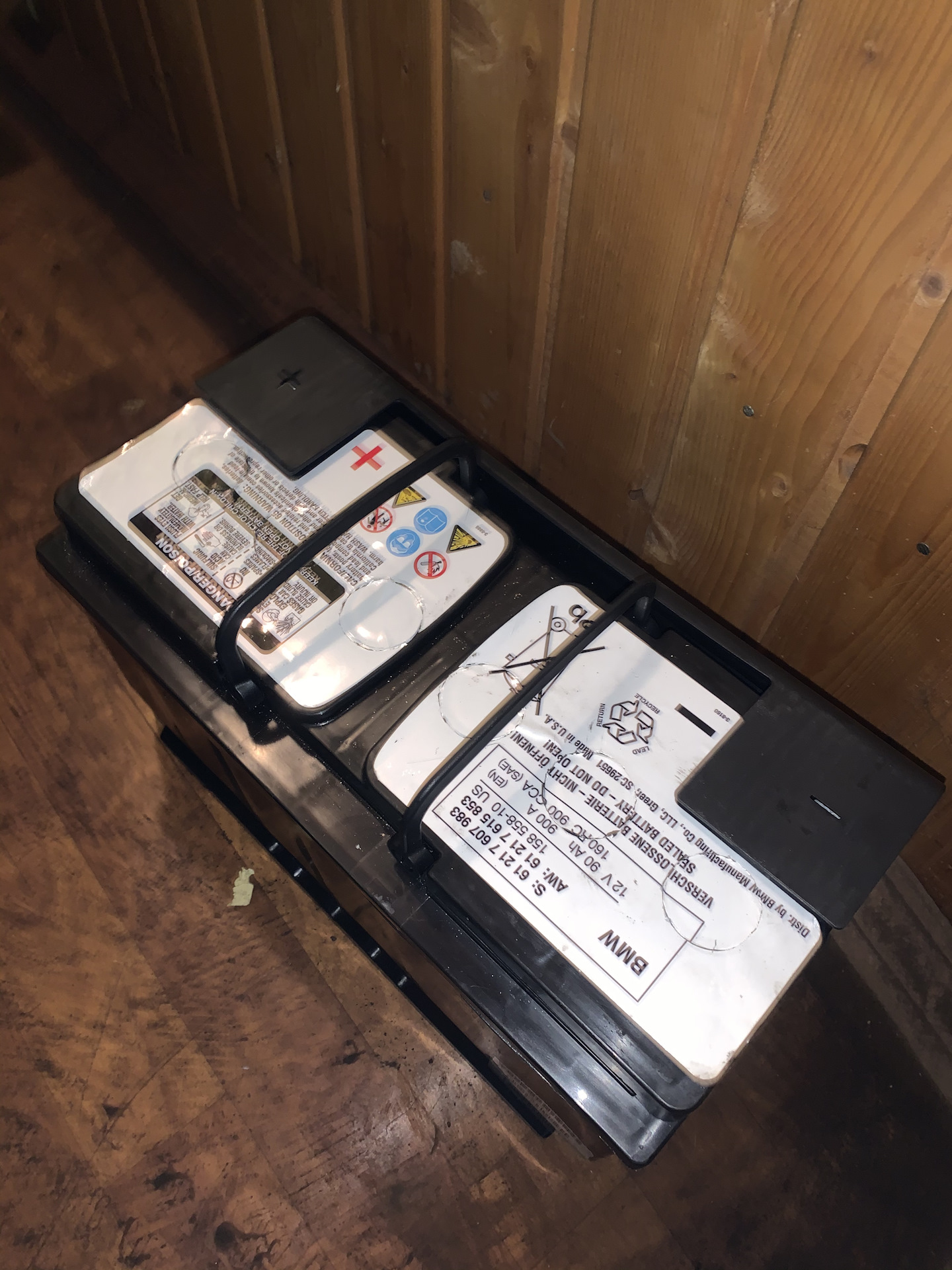 Замена аккумулятора — BMW X5 (E70), 3 л, 2011 года | электроника | DRIVE2