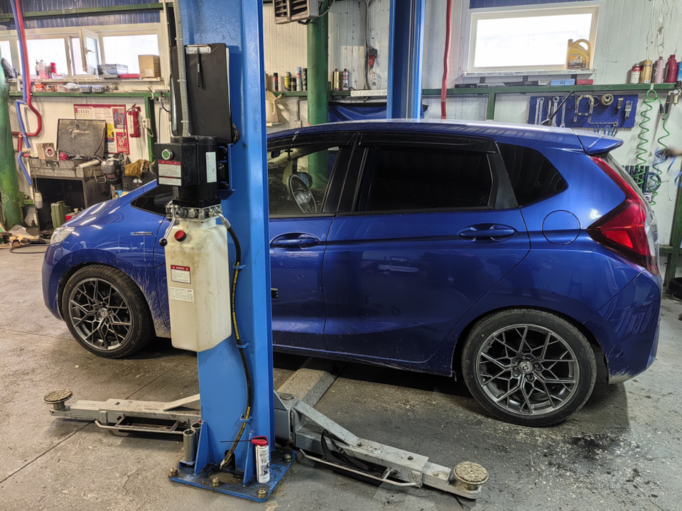 Заниженные пружины Tein+резина на перед 205/45/17 — Honda Fit (3G), 1,5 ...