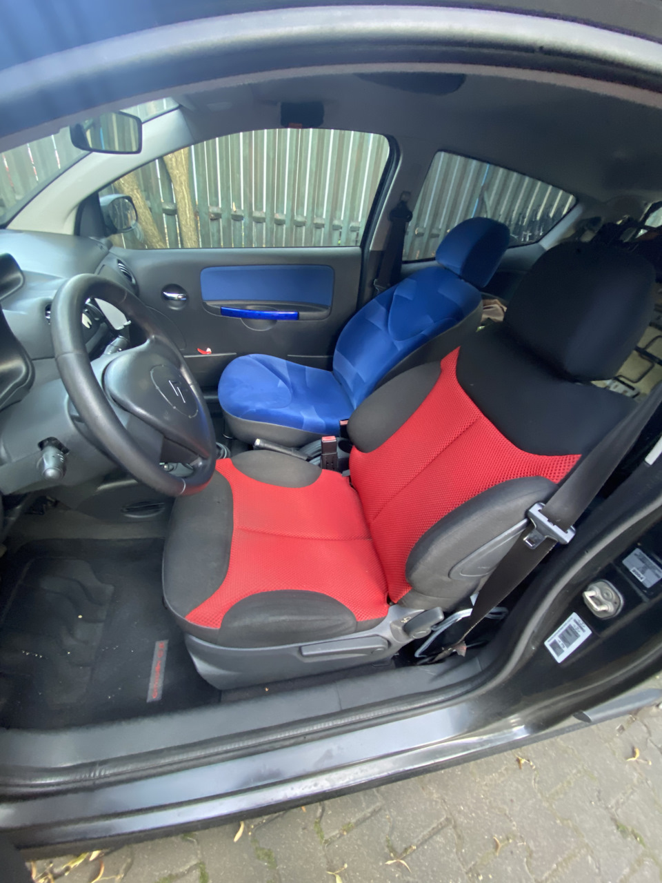 Кресло водителя от версии Vts loeb — Citroen C2, 1,4 л, 2004 года ...