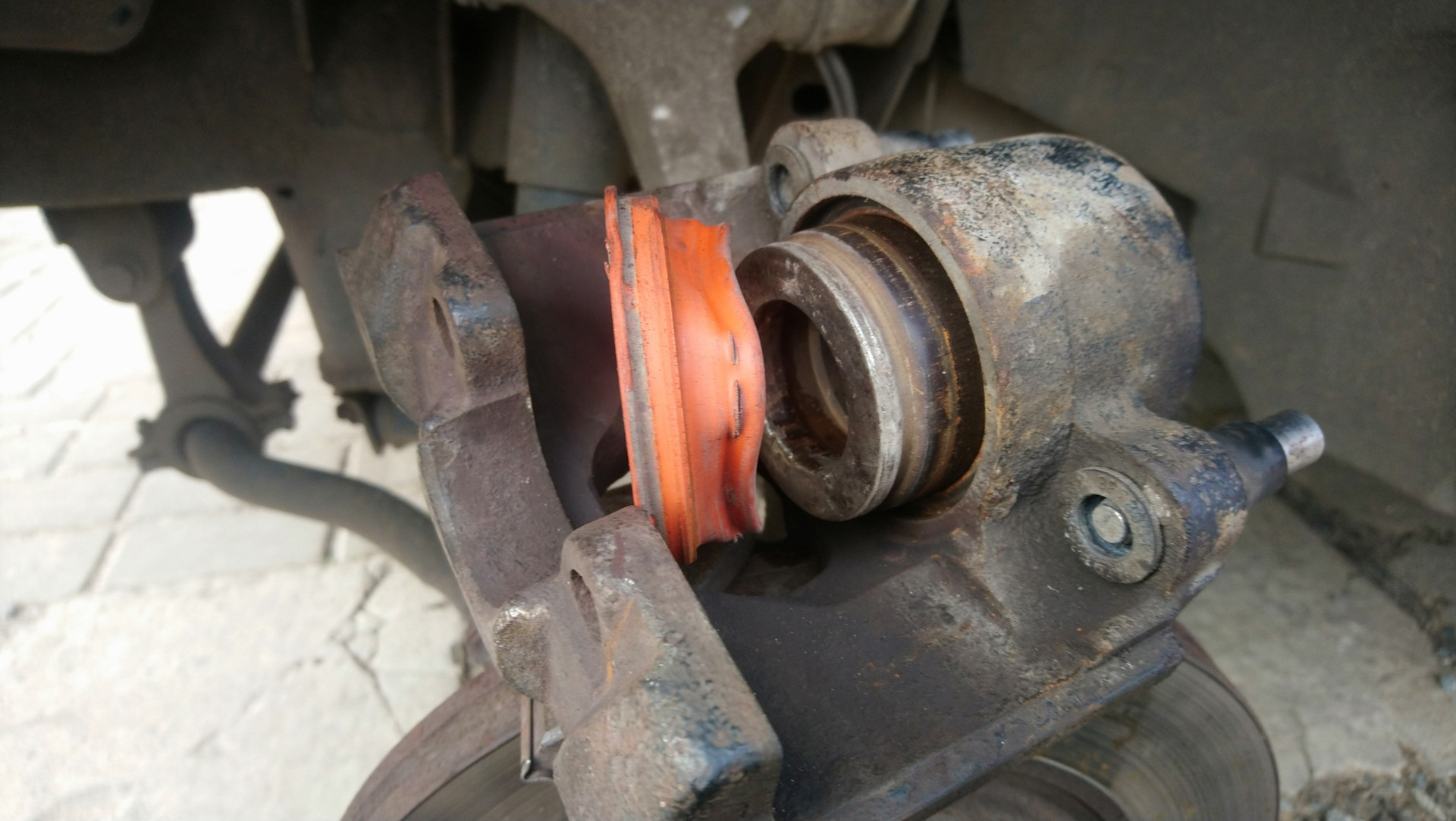 Передние колодки и переборка суппорта — Mercedes-Benz M-Class (W163), 2 ...