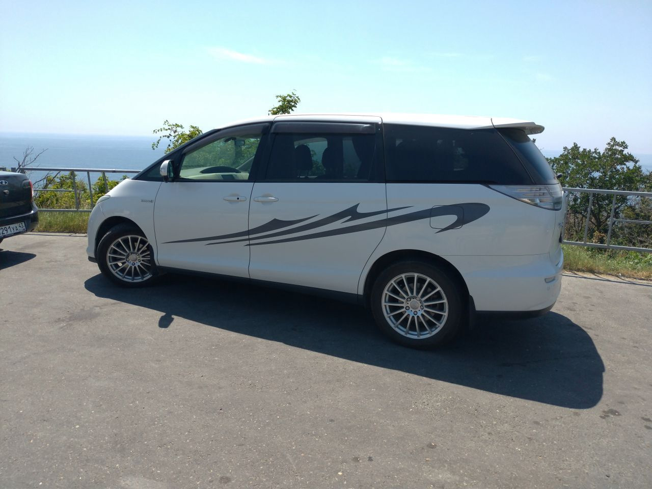 Всё для комфорта — Toyota Estima Hybrid, 2,5 л, 2007 года | тюнинг | DRIVE2