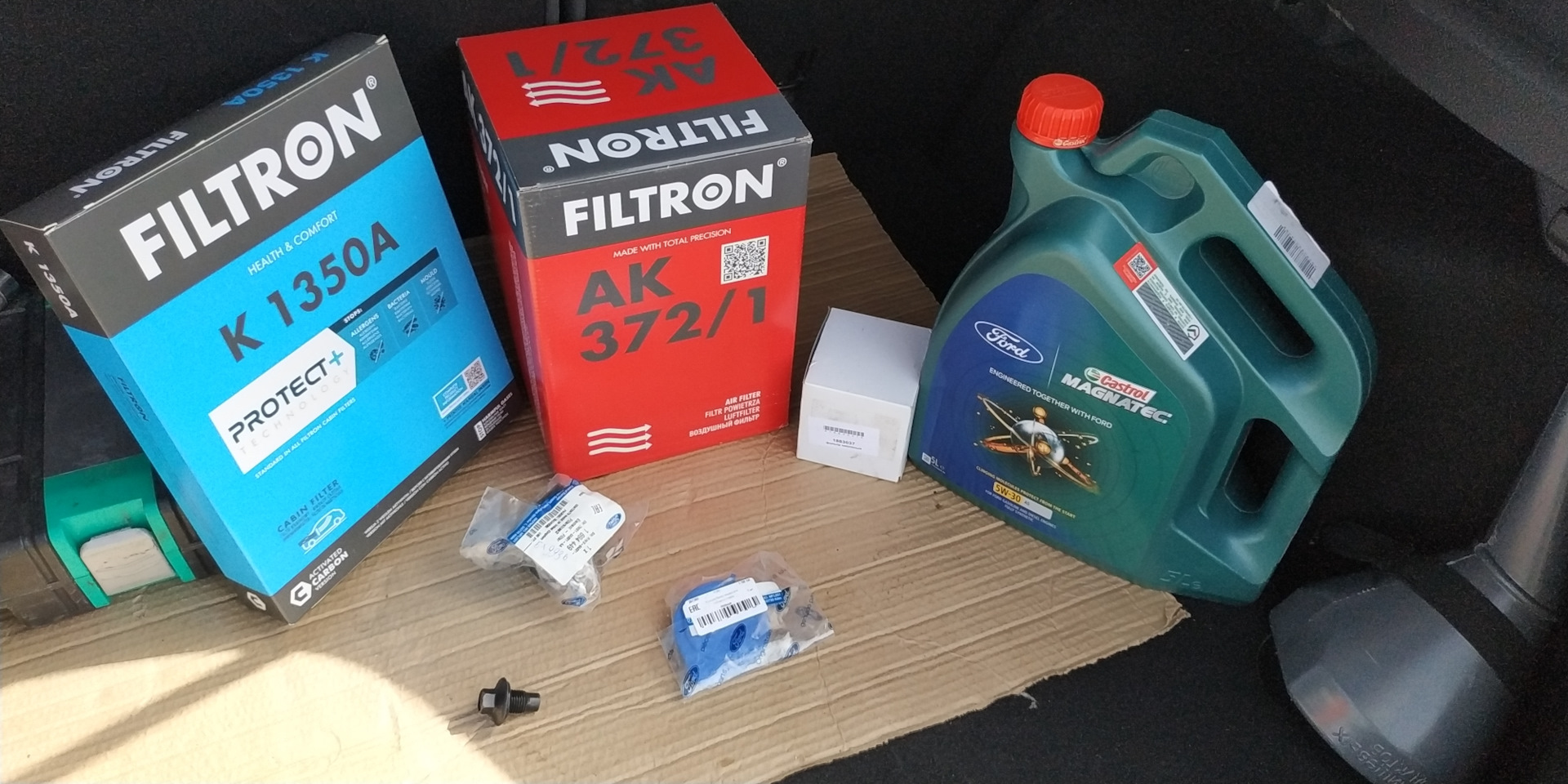 Замена расходников — Ford Focus III Hatchback, 1,6 л, 2012 года ...