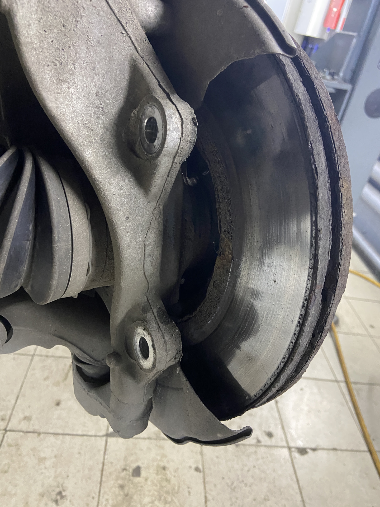 52’000 км — замена жидкостей и тормозов — Volvo XC60 (2G), 2 л, 2020 ...