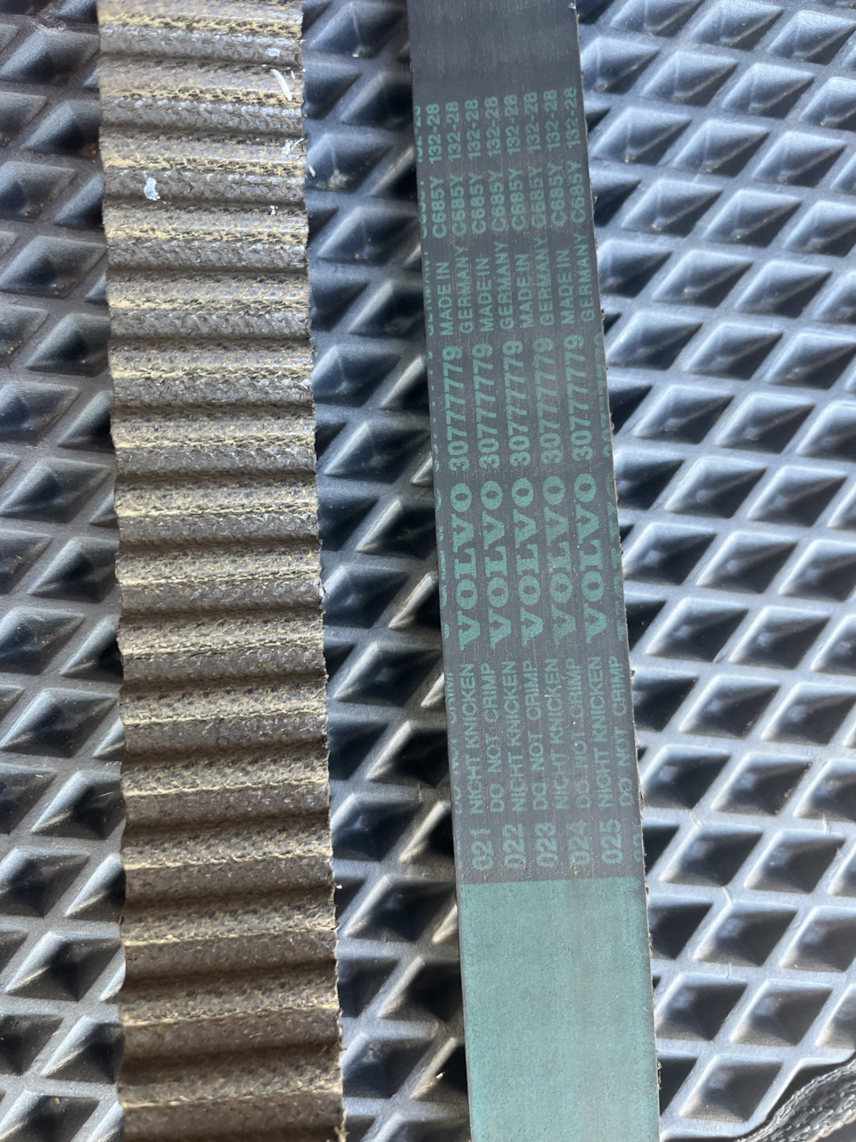 30777770 Комплект ремня ГРМ Volvo | Запчасти на DRIVE2