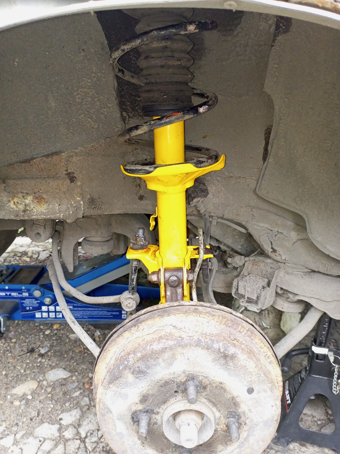 Амортизаторы Sufix — Nissan Sunny (B15), 1,5 л, 2000 года | запчасти | DRIVE2