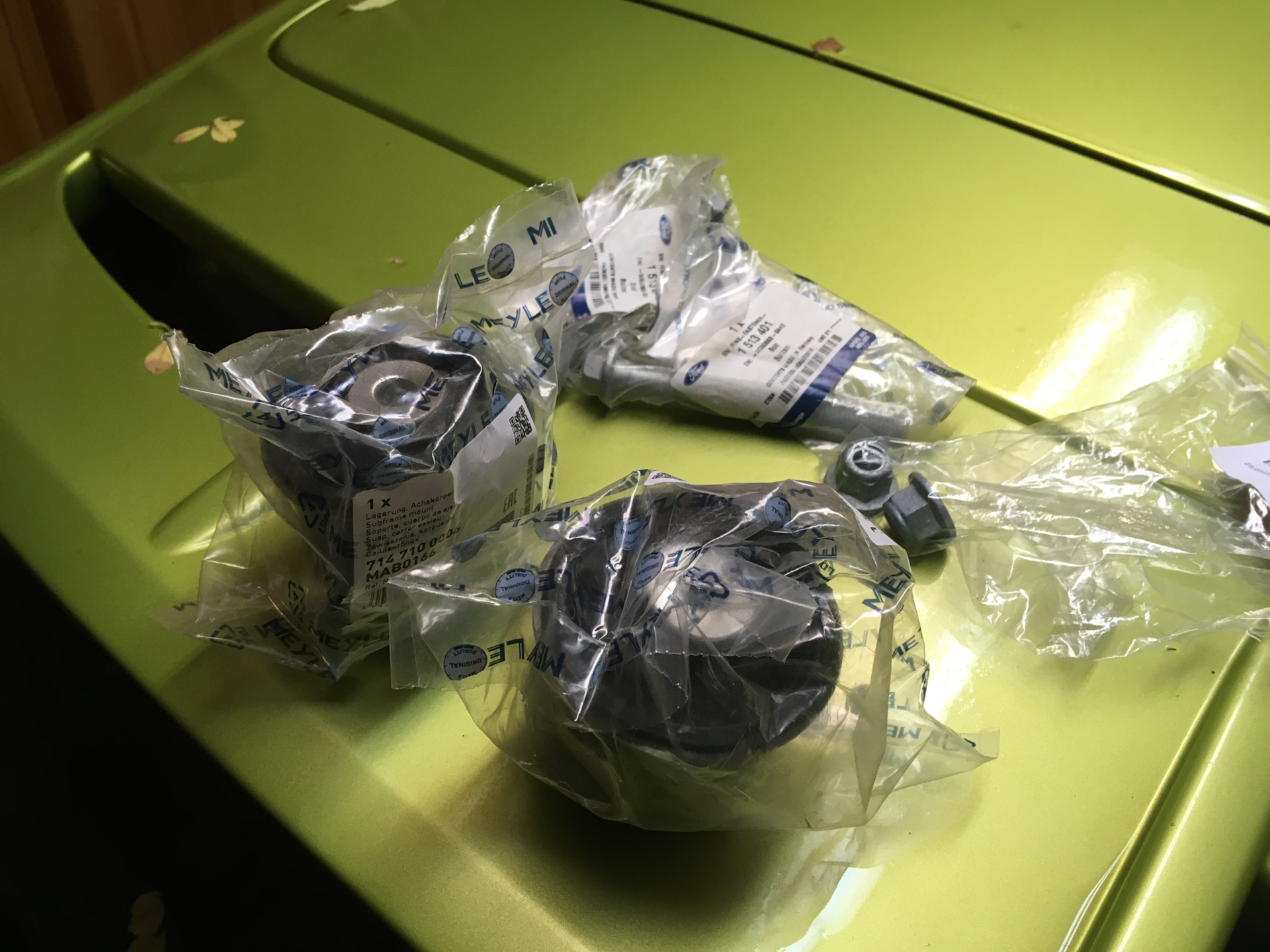 Замена сайлентблоков задней балки — Ford Fiesta (Mk VI), 1,6 л, 2008 ...