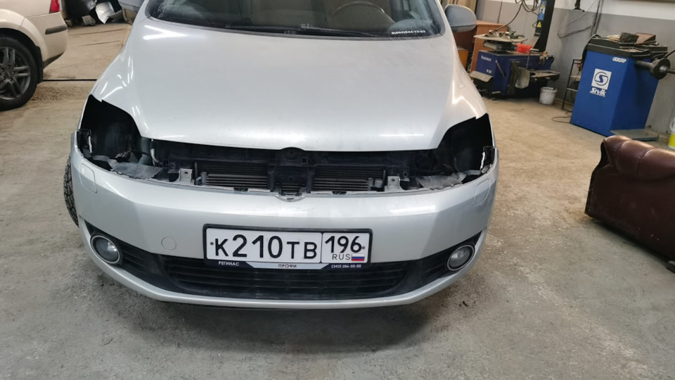 Открыл глаза у гольфа. — Volkswagen Golf Plus, 1,4 л., 2012 года ...