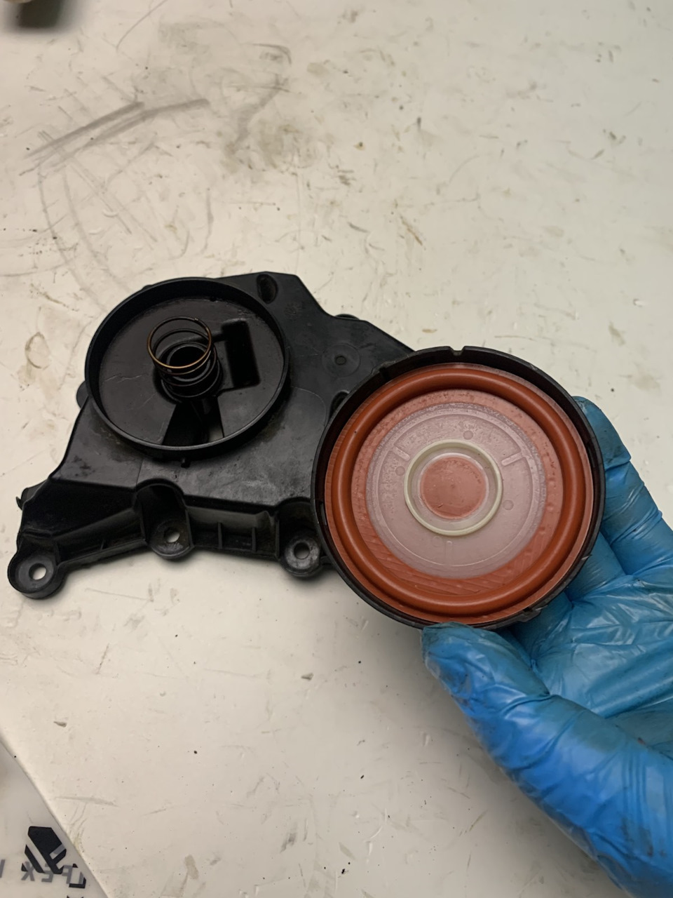 Замена мембраны маслоотделителя VAG 1.6L 04E103464M, 04E103464AN ...