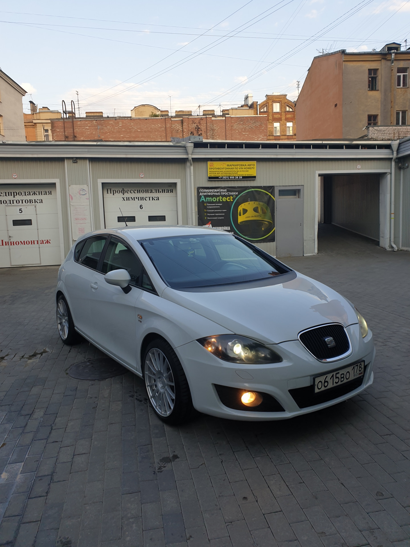 Просто фотки чистой тачки — SEAT Leon (Mk II), 1,8 л, 2013 года | мойка ...