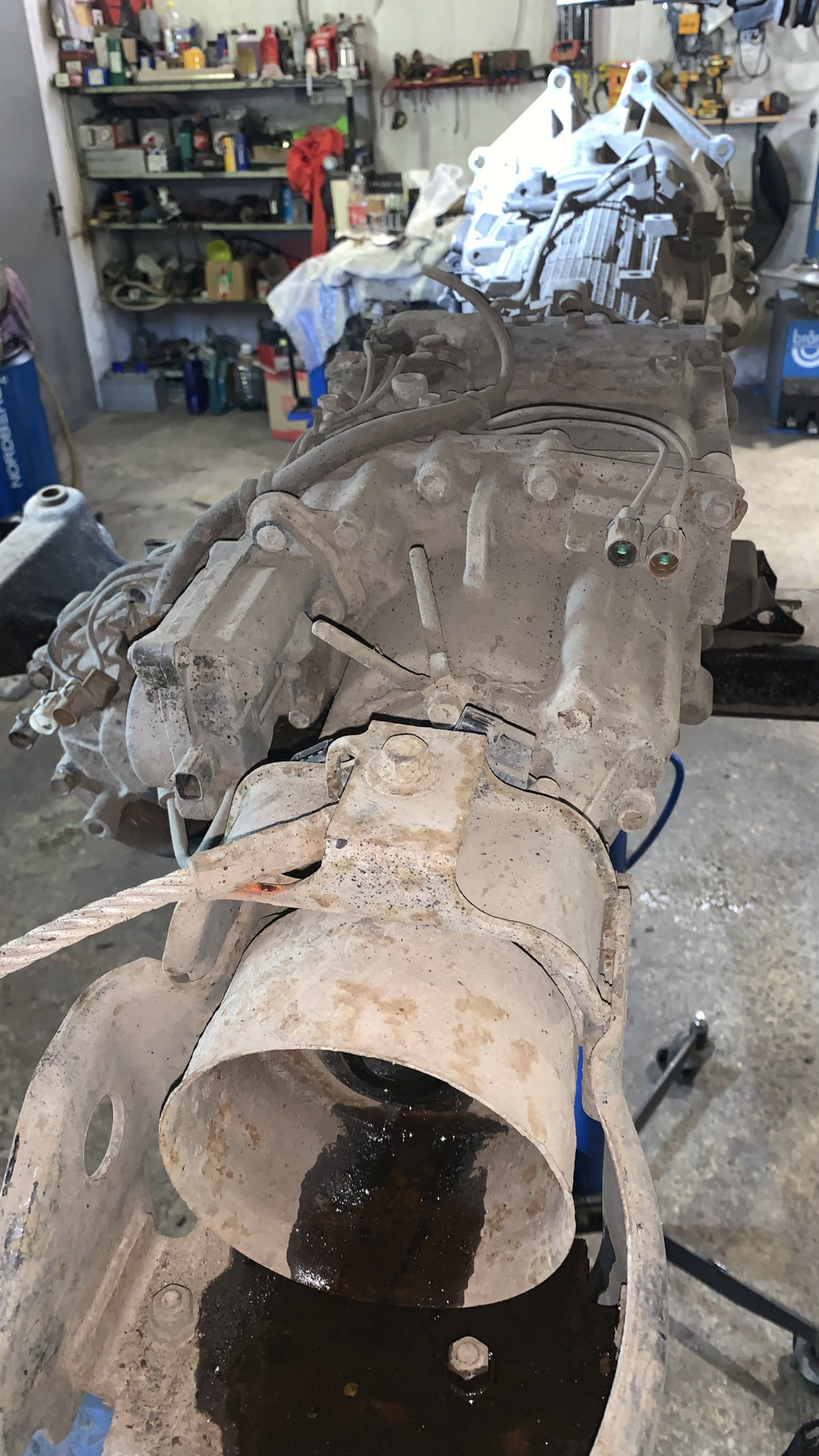 ЗАМЕНА САЛЬНИКА КОЛЕНВАЛА — Mitsubishi Pajero (3G), 3,5 л, 2002 года ...