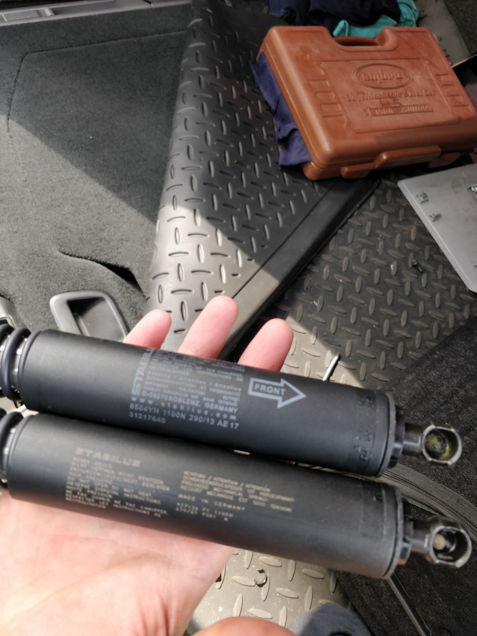 31217640 Упор газовый Volvo | Запчасти на DRIVE2