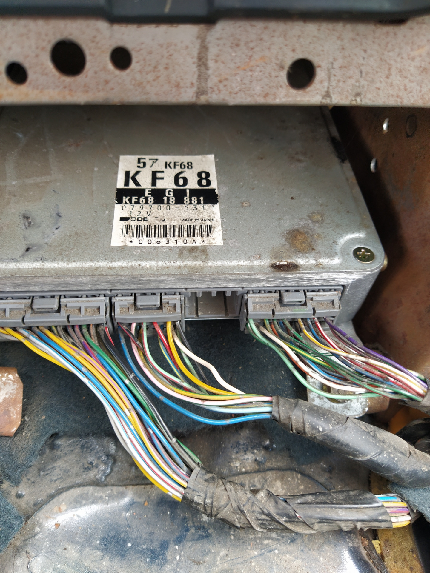 Мозг PCM KF68 — Mazda 323 V, 1,5 л, 1998 года | своими руками | DRIVE2