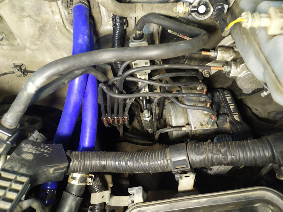 Тормозные трубки — Toyota Corolla (140/150), 1,4 л, 2008 года | своими ...