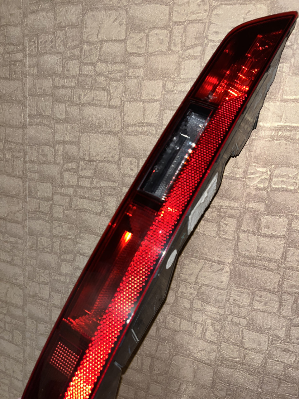 Ремонт дублирующей задней фары VAG 80A945070. — Audi Q5 (2G), 2 л, 2018 ...