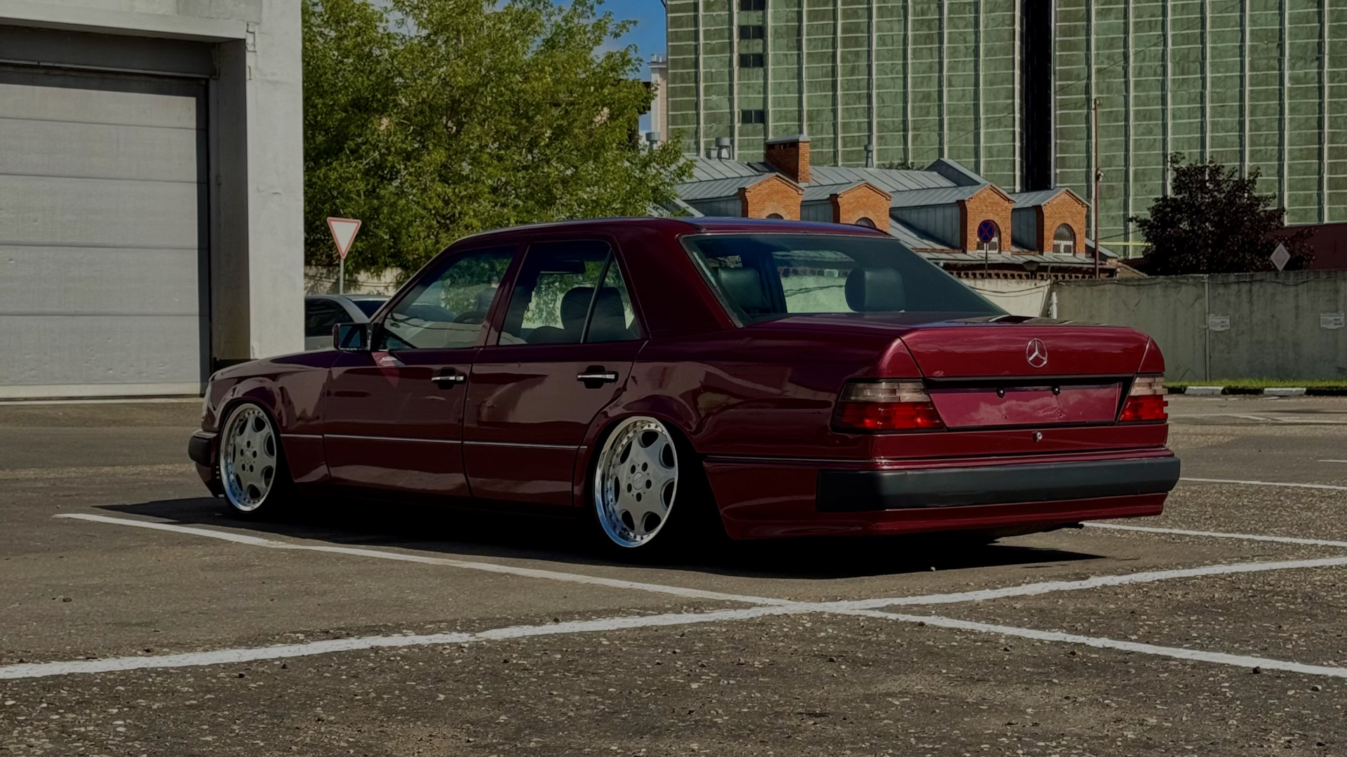 Mercedes-Benz E-Class (W124) 3.0 бензиновый 1990 | low_stance_air на DRIVE2