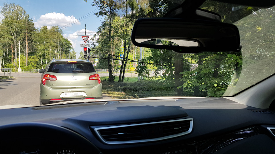 Установлен видеорегистратор Blackvue DR 750S-2CH — Nissan Qashqai (2G ...
