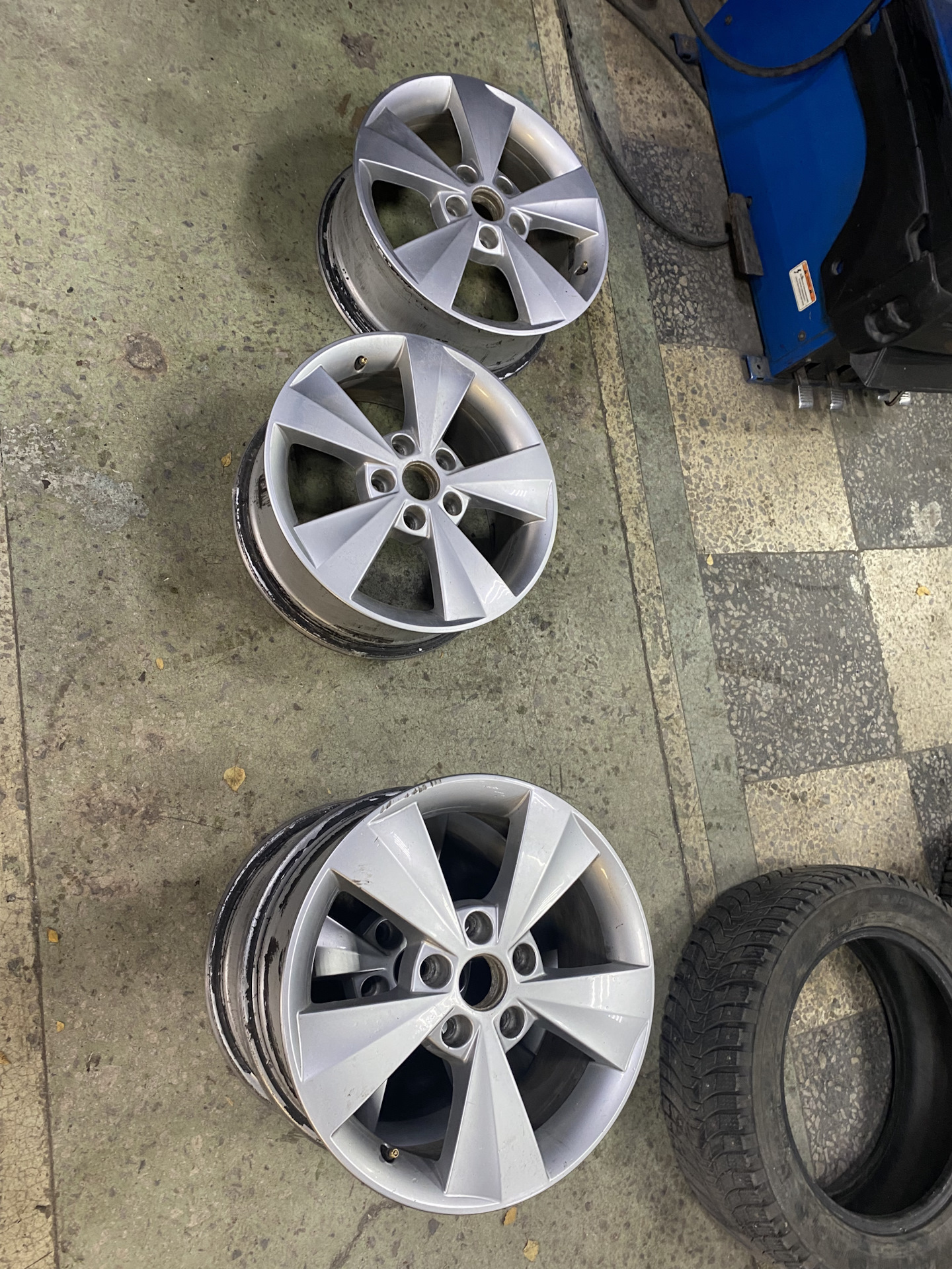 Диски R16 Velorum Skoda — оригинал — Skoda Octavia A5 Mk2, 1,8 л, 2013 ...