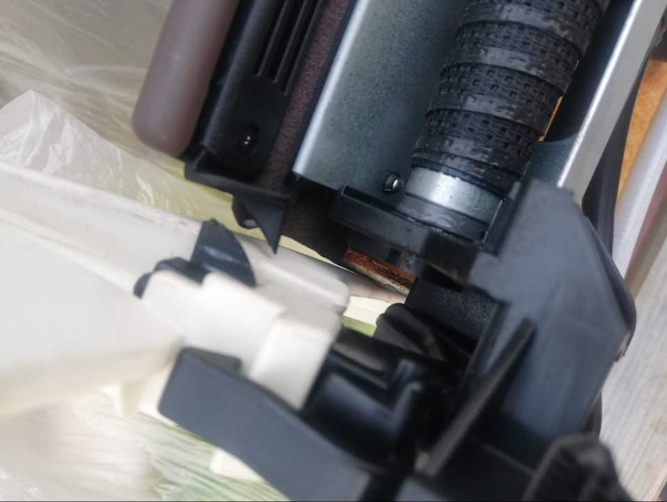 Ремонт задней солнцезащитной шторки — Audi A8 (D4), 4 л, 2013 года ...