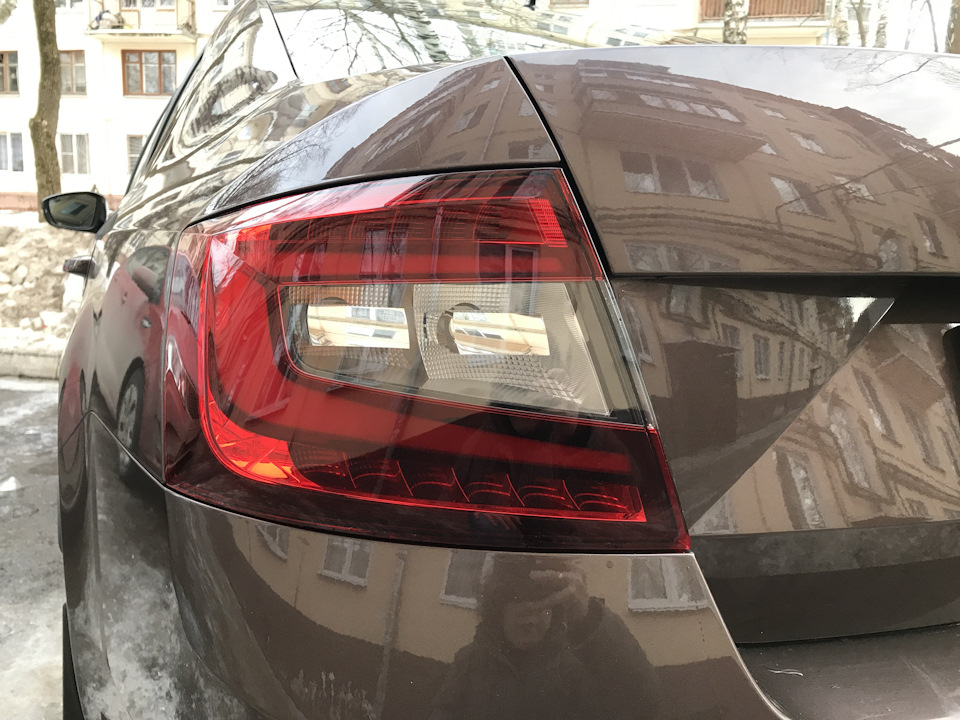 Установка задних фонарей — 5E5945711 и 5E5945712 — Skoda Octavia A7 Mk3 ...