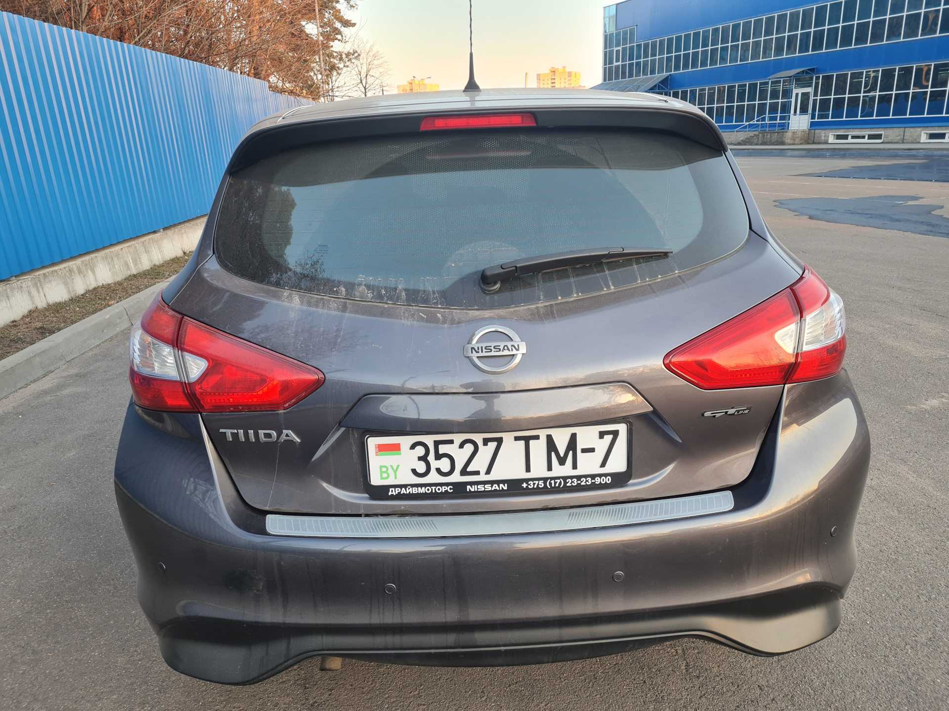 Эмблема GT-Line — Nissan Tiida (2G), 1,6 л., 2015 года | аксессуары ...
