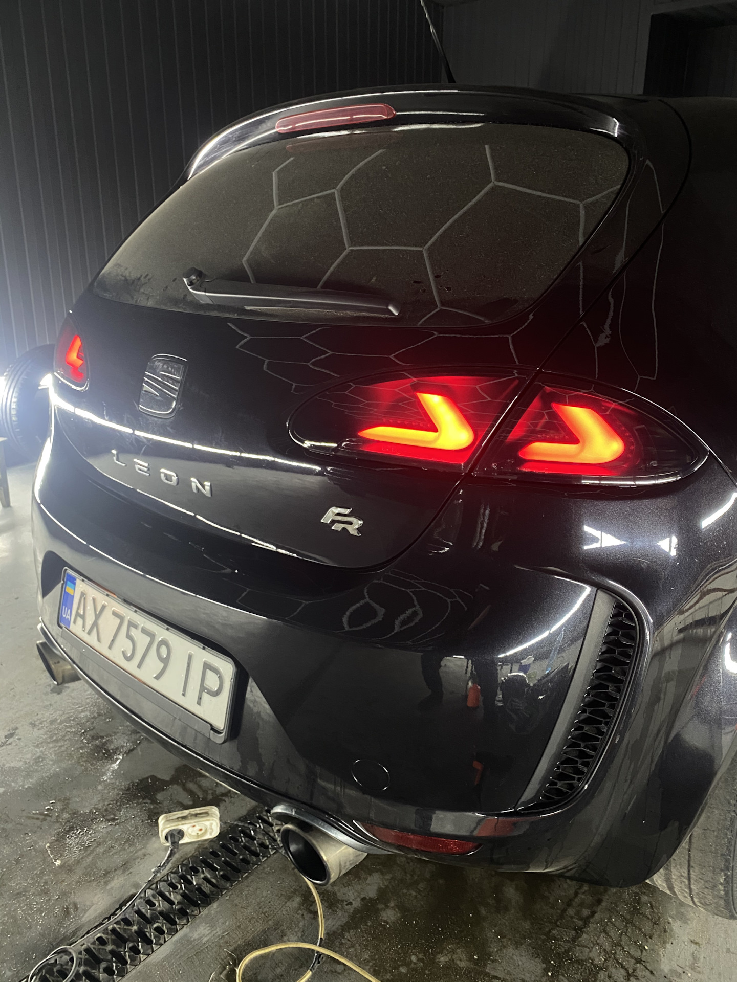 С обновкой меня) стопы — SEAT Leon FR (Mk2), 2 л, 2009 года ...