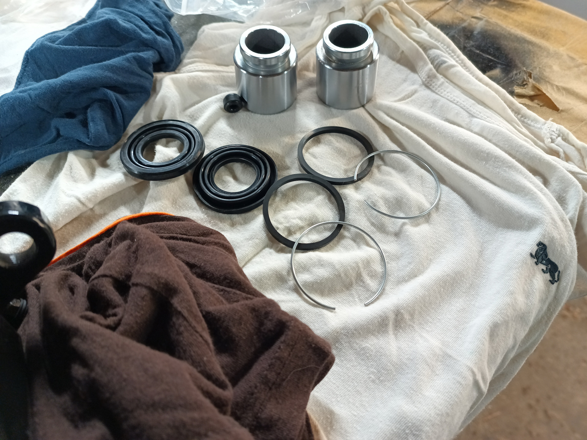 Обслуживание тормозных механизмов — Mitsubishi Outlander XL, 2,3 л ...