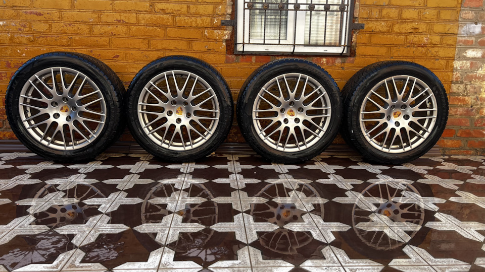 Шины зимние нешипованные Goodyear 275/45 R20, литые диски BBS 9Jx20 ...