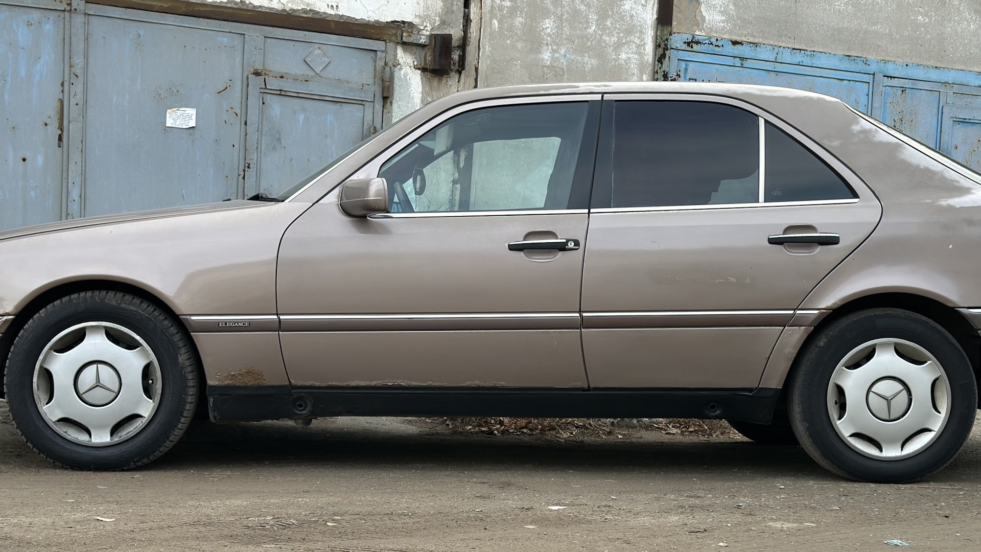 Пороги в основной цвет кузова — Mercedes-Benz C-Class (W202), 2,2 л ...