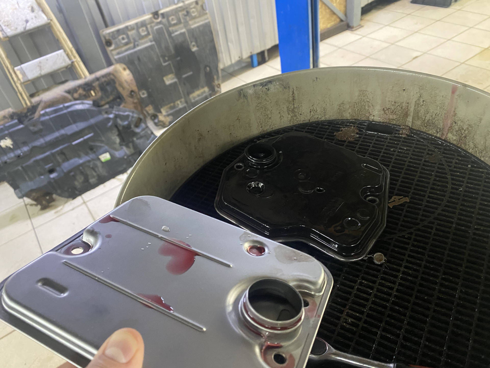 Частичная замена масла АКПП. — Toyota Camry (XV50), 2 л, 2013 года ...