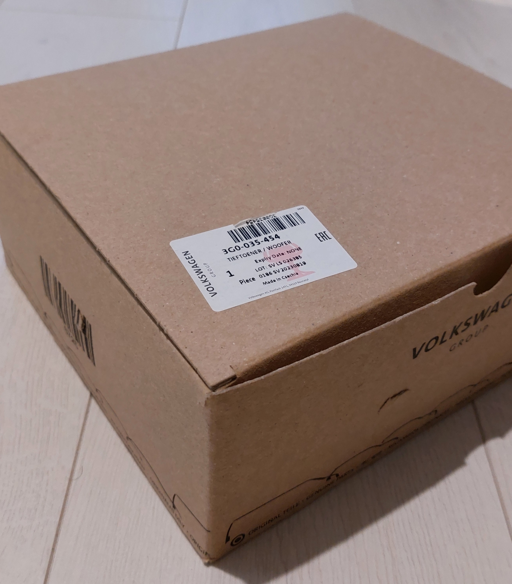 Рамка левой ПТФ, правый моторчик заслонки регулировки температуры и ...