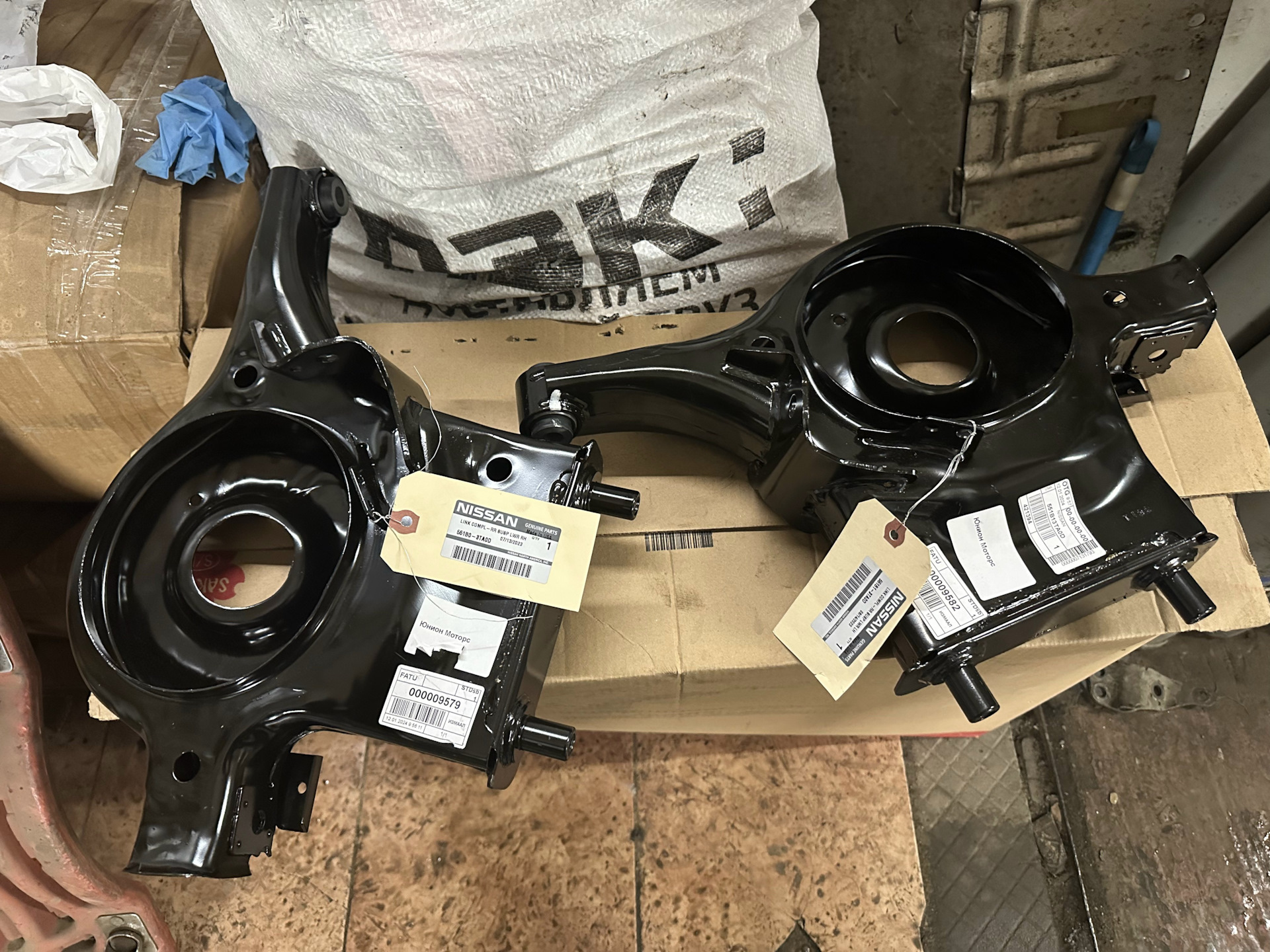 Замена задних подпружинных рычагов — Nissan Teana (L33), 2,5 л, 2014 ...