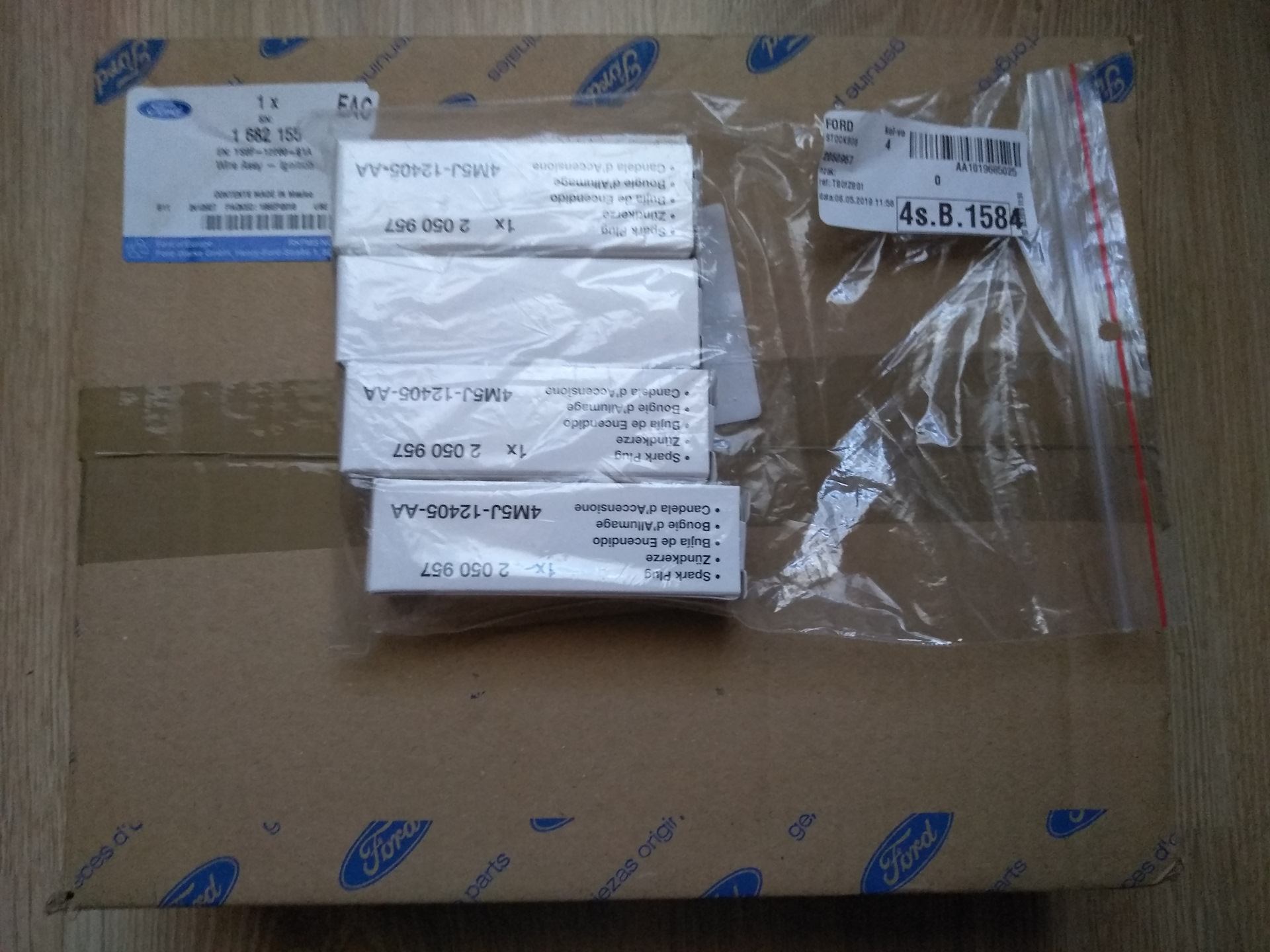 Замена высоковольтных проводов и свечей — Ford Focus Hatchback II, 1,6 ...