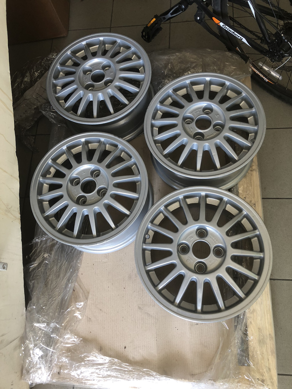 Как мы вернулись к оригинальным дискам — Ronal R8 — Audi 80 (B2), 1,6 л ...