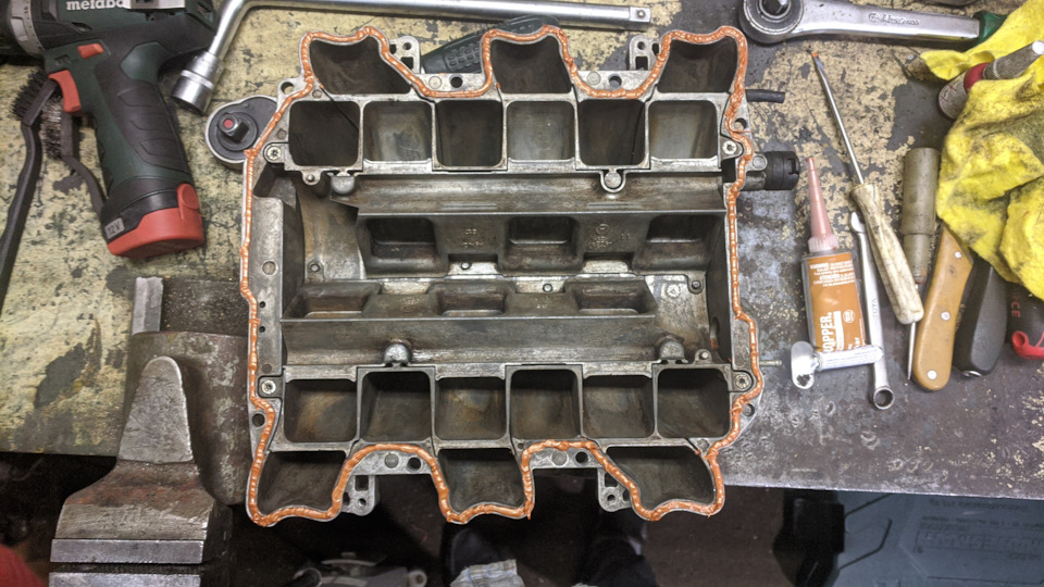 Чистка впускного коллектора, дроссельной заслонки и замена трубок ВКГ ...